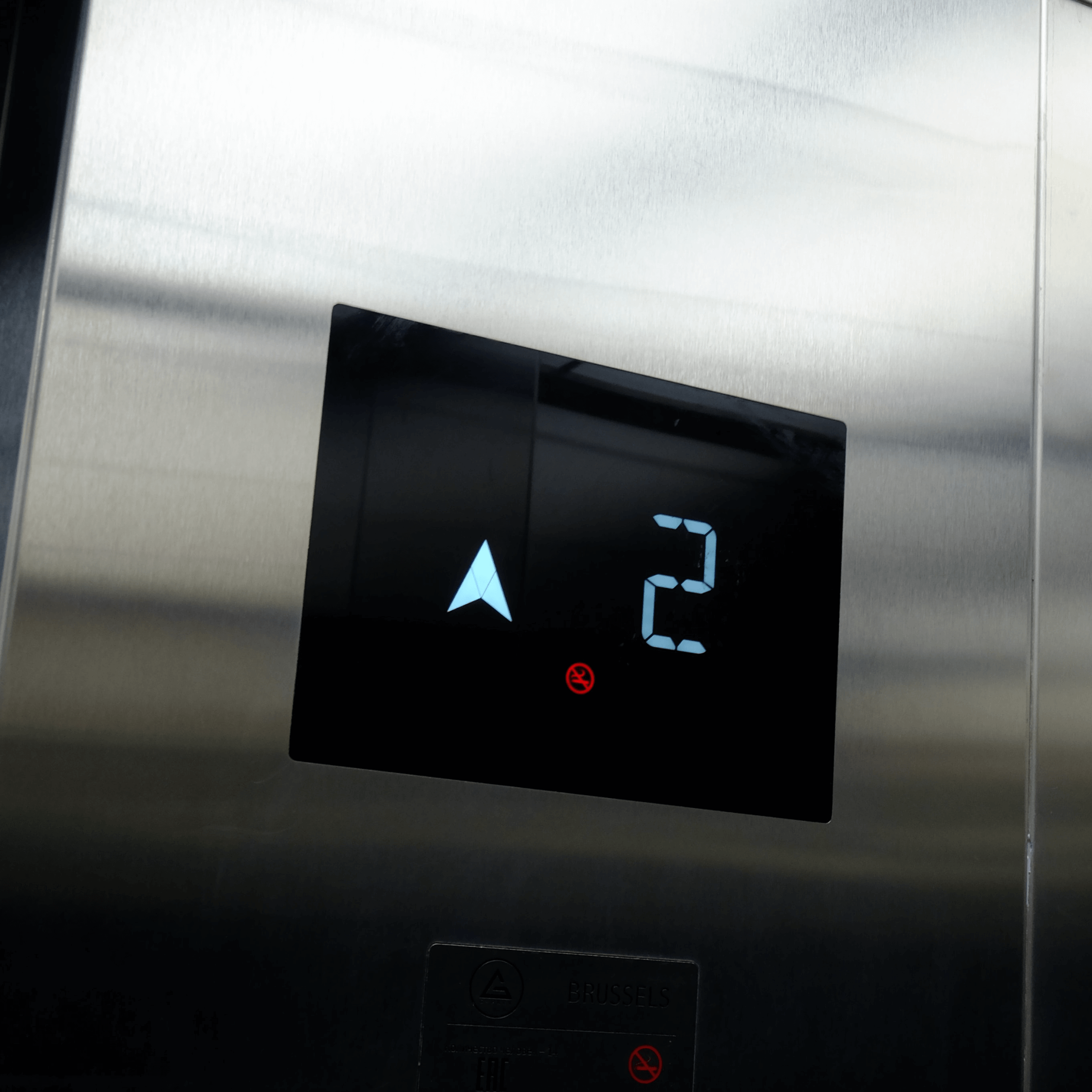 What Is the Difference Between Passenger Lifts & Platform Lifts?